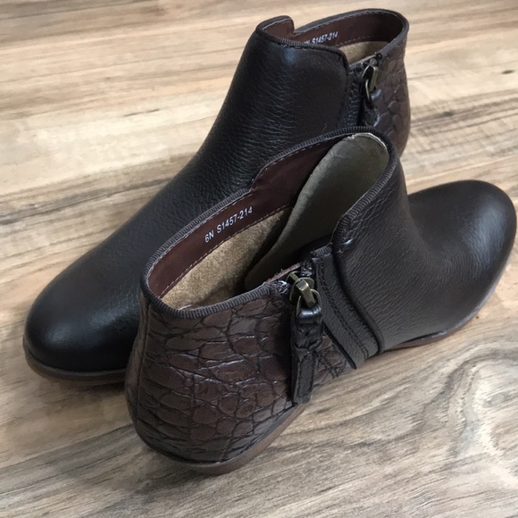 SoftWalk | Shoes | Nib Softwalk Brand Rocklin Leather Zip Booties Dark ...